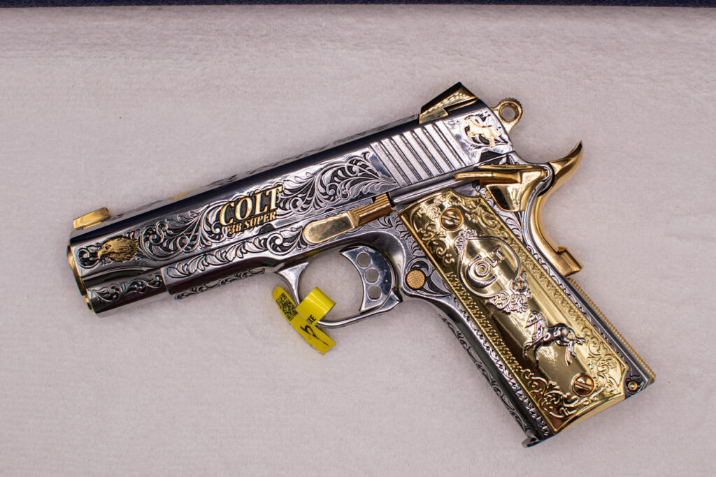Colt combat commander 38 super – American Golden Weapons Inc